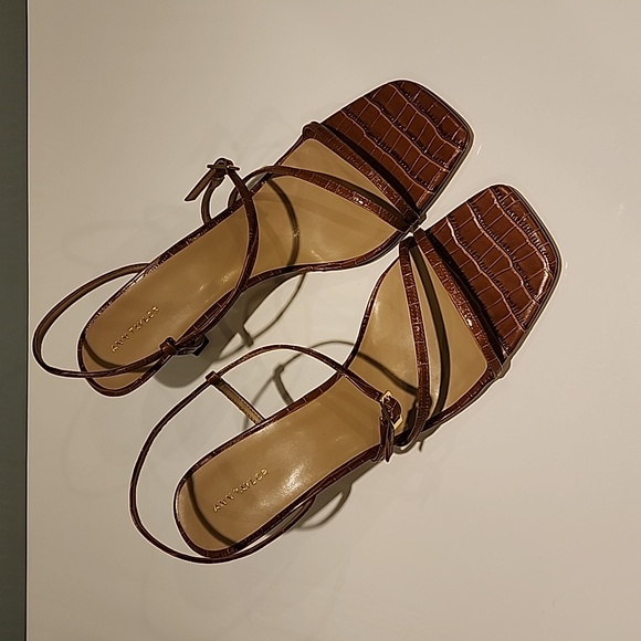 Ann Taylor | Shoes | Ann Taylor Size 1 Brown Croc Embossed Strappy ...